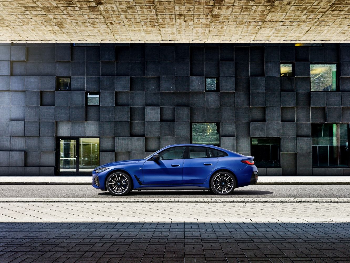 BMW i4 technical specifications and fuel economy